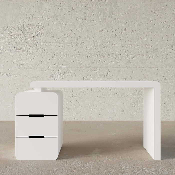 Premium Office Desk UAE | Modern & Ergonomic Designs – Walls Nation