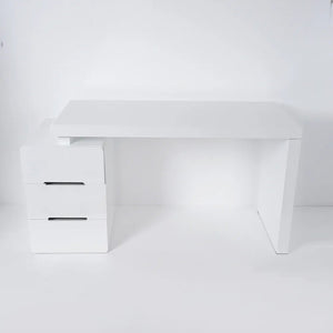 Buy Functional Office Desks Online in UAE | Walls Nation